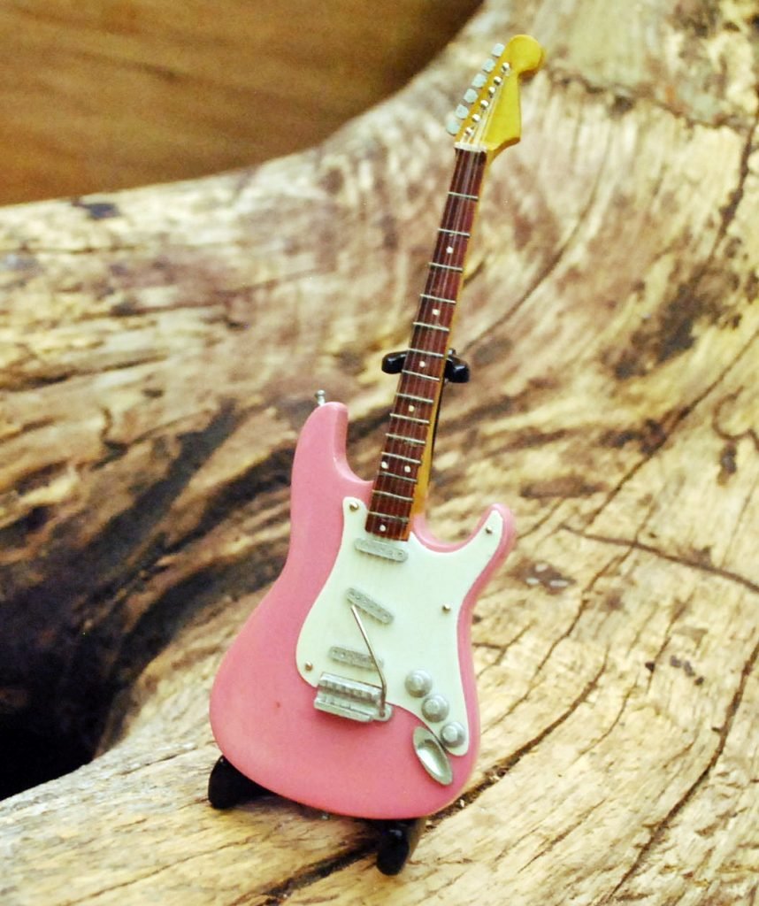Miniatur gitar listrik fender stratocoaster || Tidiart - Bandung